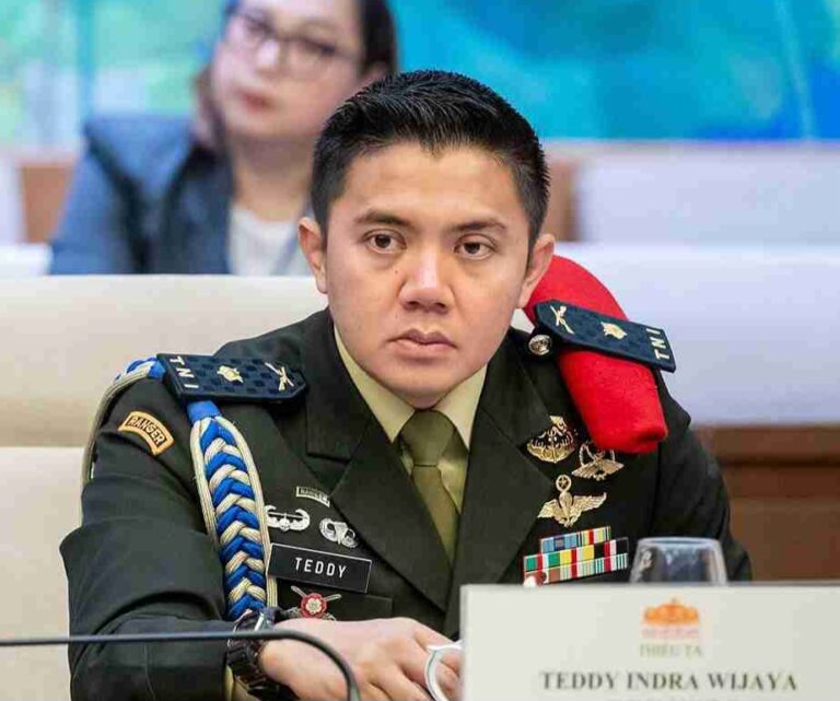 Seskab Teddy Indra Wijaya Naik Pangkat, Sebuah Bukti Dedikasi dan Profesionalisme